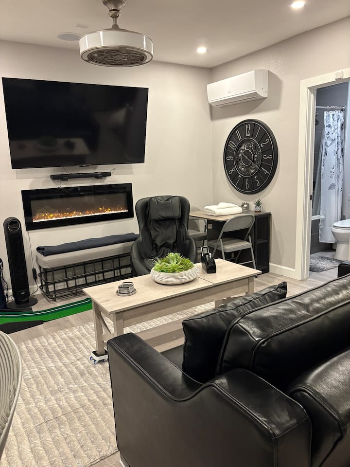 Lake Summit Nest Retreat W/private Entry - Moreno Valley, CA