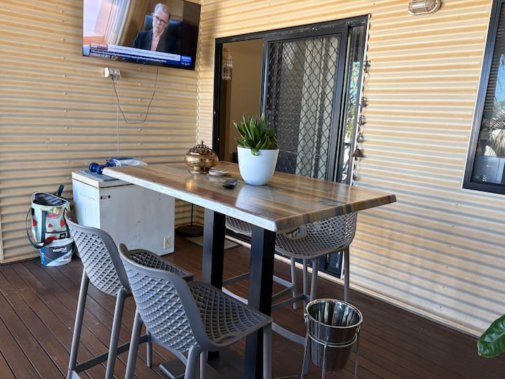 Entire 2 Bedroom Apartment - Broome