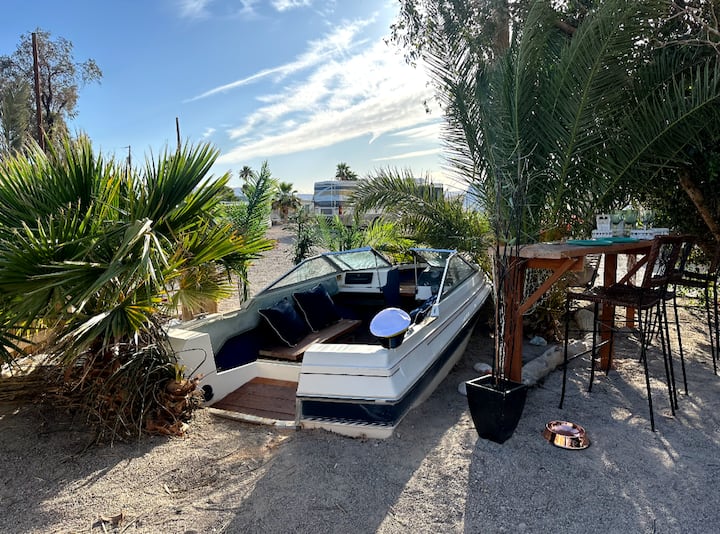 Gilligans Island Shipwreck Oasis - Laughlin, NV