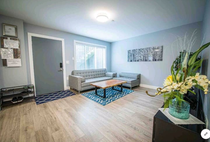2 Bath/2 Bedroom/4ppl-1000sq-good Location - Burnaby