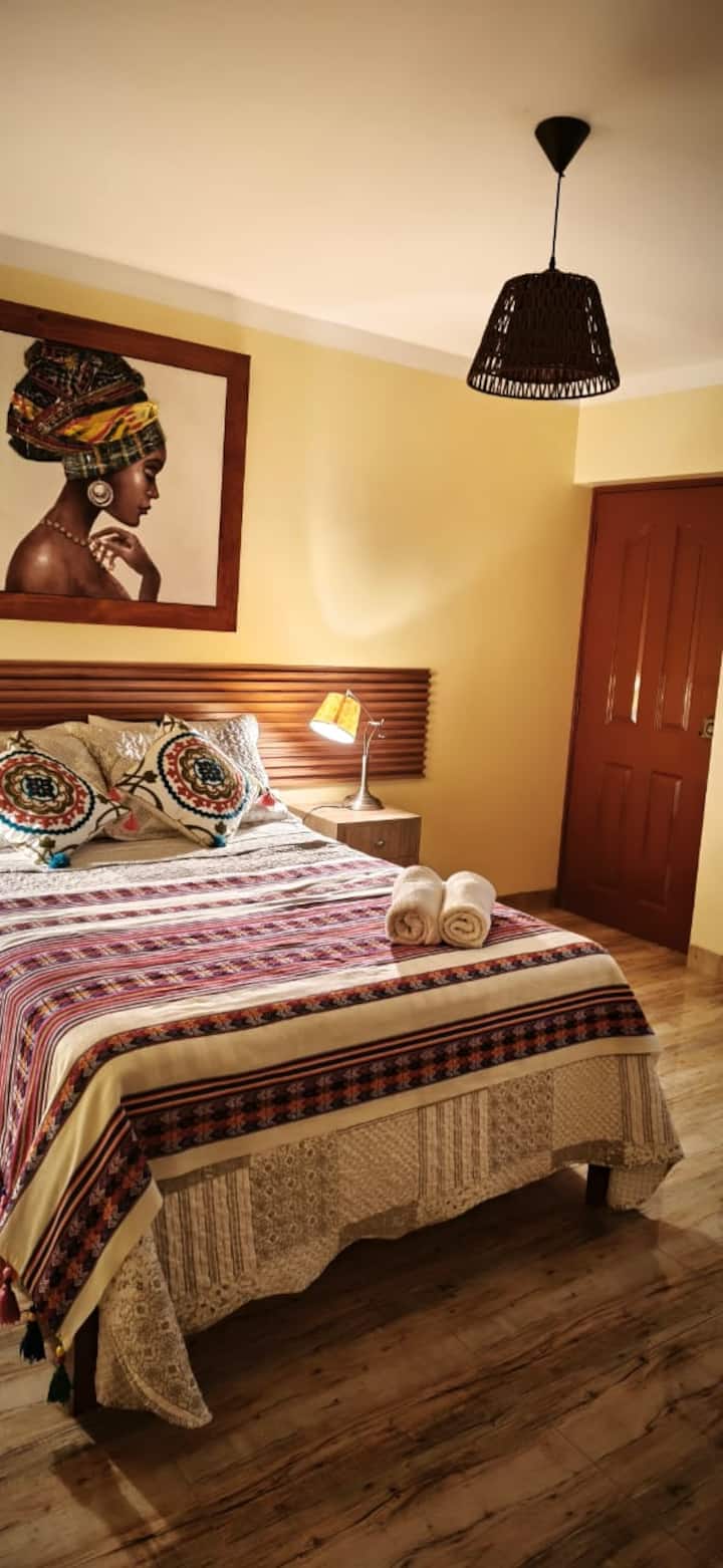 Alojamiento Matrimonial En 1º Piso. De Estreno. - Chiclayo