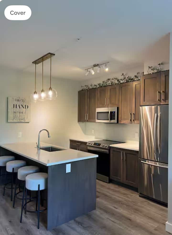 Riverview Penthouse Corner Suite - Nanaimo