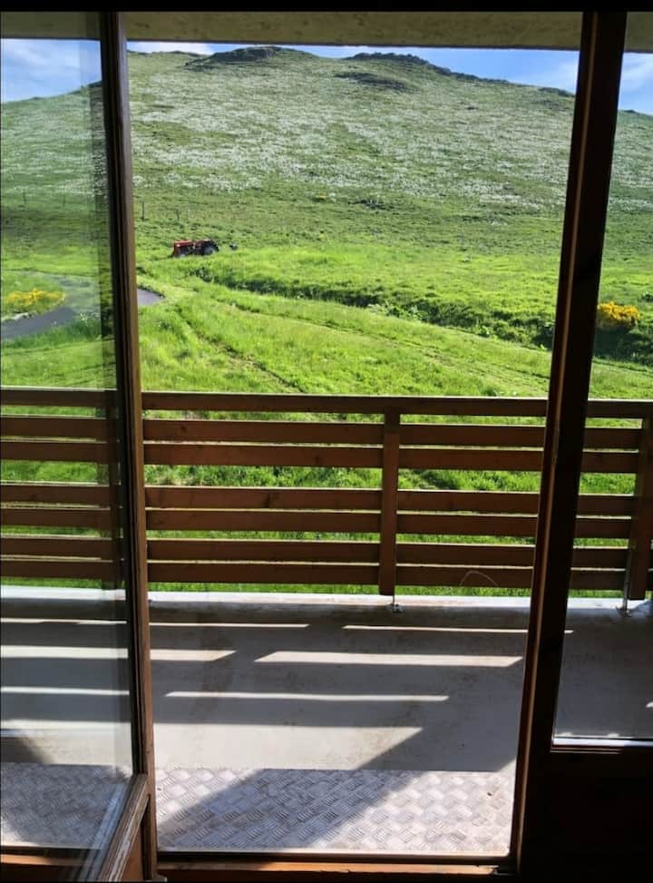Appartement Super-besse Avec Piscine - Besse-et-Saint-Anastaise