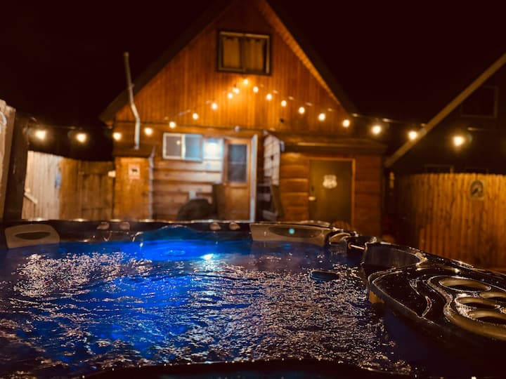 Cozycabin•hottub•arcade•walktosnowplay•fireplace - Big Bear, CA