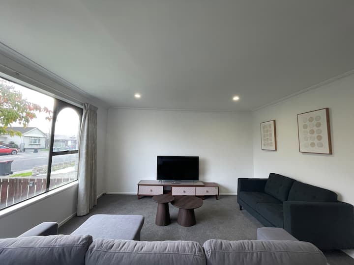 Charming 2br House By Westfield | Free Parking - Christchurch