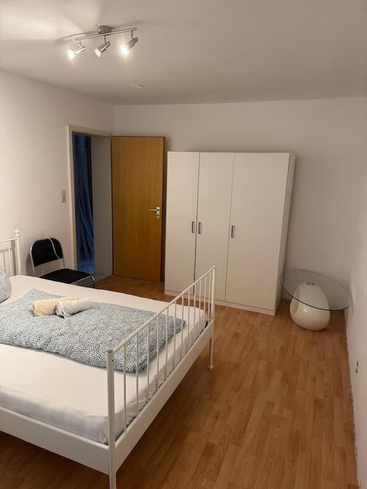Zimmer In Stuttgart Birkach - 슈투트가르트