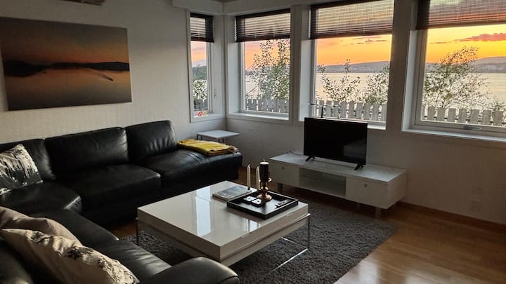 Sokkelleilighet Med Flott Utsikt Og Adgang Til Sjø - Ålesund