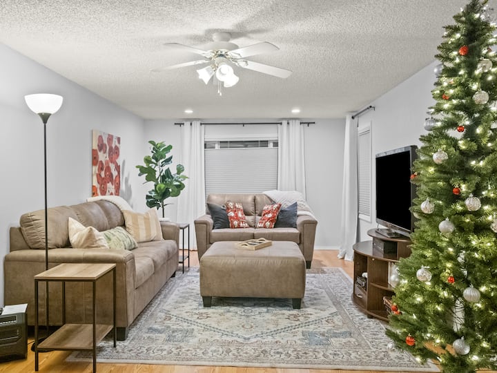 Family-friendly 3br W/2 Living Rooms - La Grande, OR