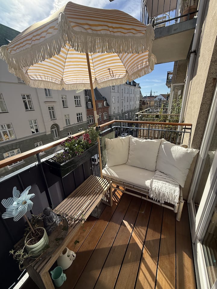 Christianshavn 3v Med Altan Ved Kanalen - Copenhague