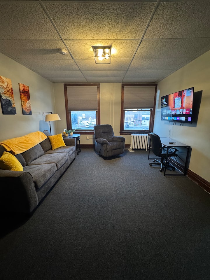 3rd Floor 1 Bedroom Steps From Wvu & Downtown - Morgantown, WV