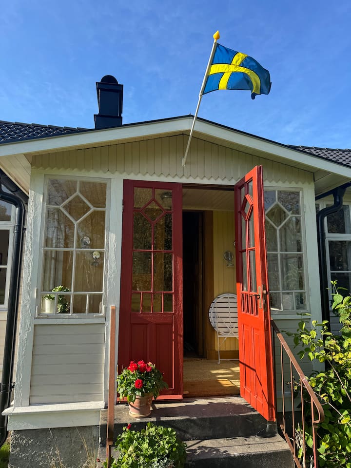 Nyrenoverat Och Idylliskt Nära Naturen - Älmhult