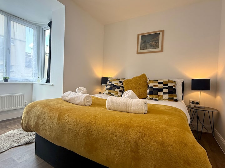 Cosy & Stylish 4br Home | Fast Wifi | Guests 8 - Leicester