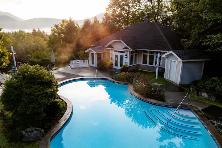 Nordic Village Resort | Renovated Château Suite - Jackson, NH