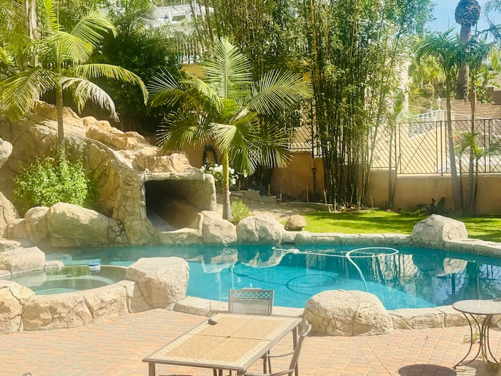 Spacious Socal Getaway - Orange, CA