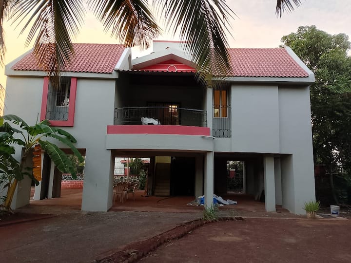 Peaceful Bungalow With Private Garden - Thane