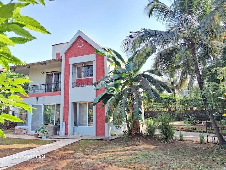 Peaceful Bungalow With Private Garden - Thane