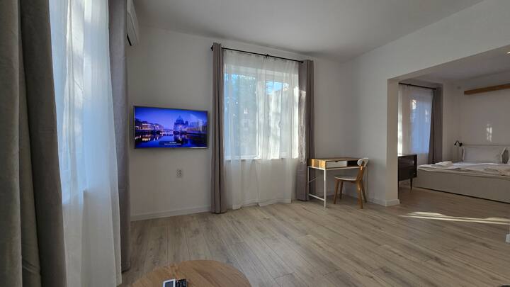 Central City Park Apt + Parking - Plovdiv