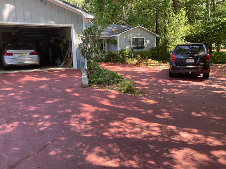 Golf Course Home Rooms For Rent - Daphne, AL