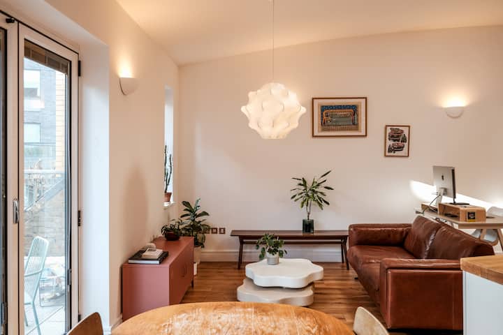 Vi&co | The Mews Gallery - Waterloo, ON, Canada