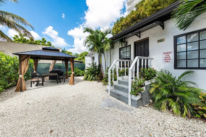 Beautiful Small House Next To Brickell - Miami, FL