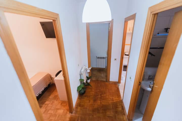 Apartamento En Gran Vía: El Corazón De Madrid - Madrid