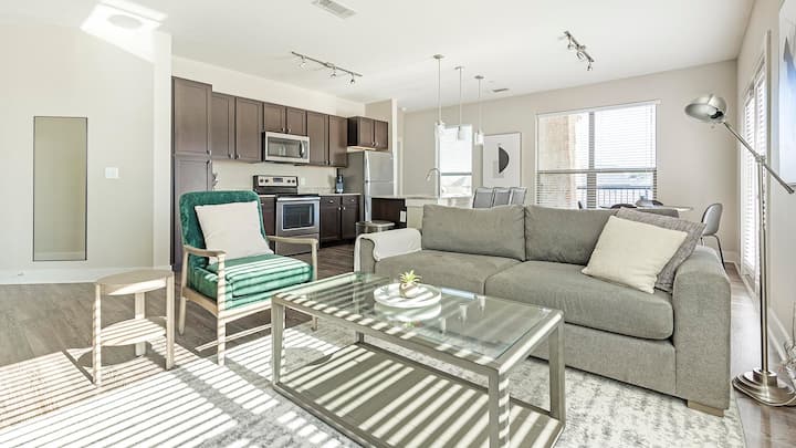 Landing | Stunning 2bd, Game Room, Pool - New Braunfels, TX