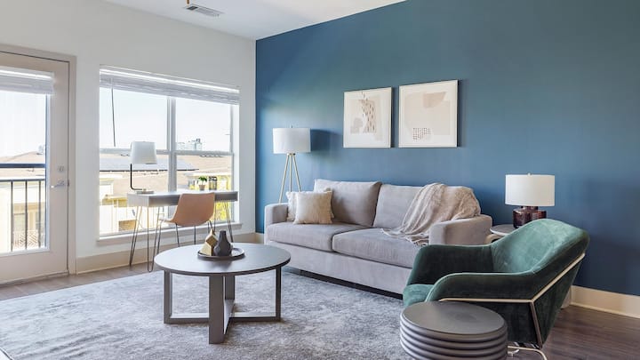 Landing | Stylish 1bd, Pool, Gym - Atlanta