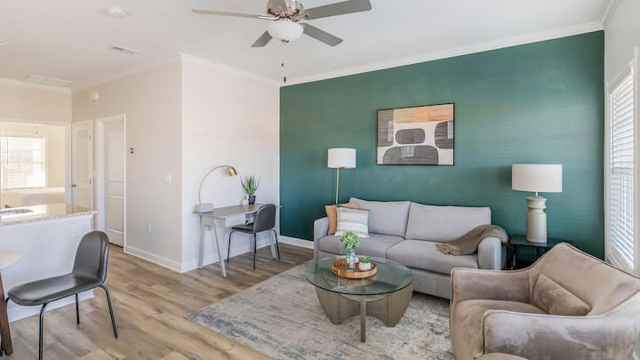 Landing | Stunning 1bd, Gym, Pool - Huntsville, AL