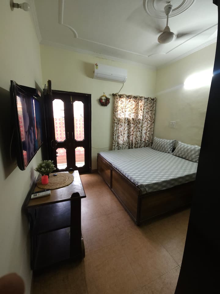 3 Bed Room Hall Kitchen - Chandigarh
