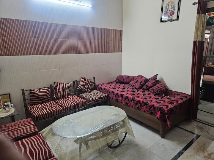 Spacious 2bhk With Kitchen - Chandigarh