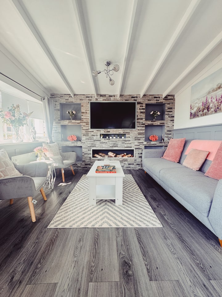 Stylish Countryside Retreat | Garden & Clubhouse - Herefordshire