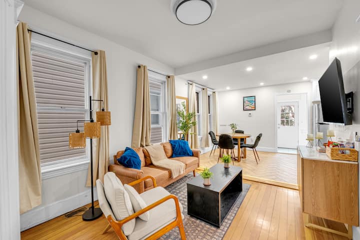 Modern 2 Bedroom | 8 Minute Walk To Nyc Train! - Bayonne, NJ