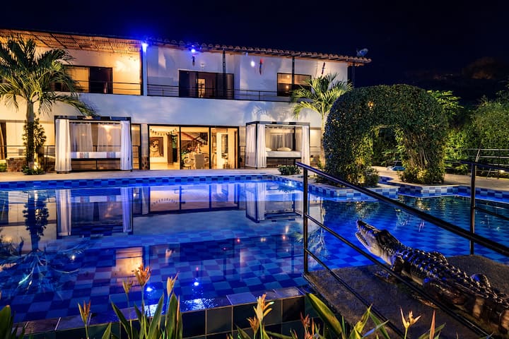 Luxe Finca - Sopetrán