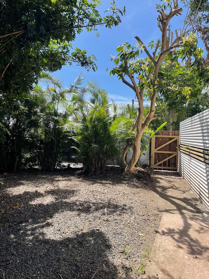 Lumineux F2 En Rez De Jardin - Nouméa
