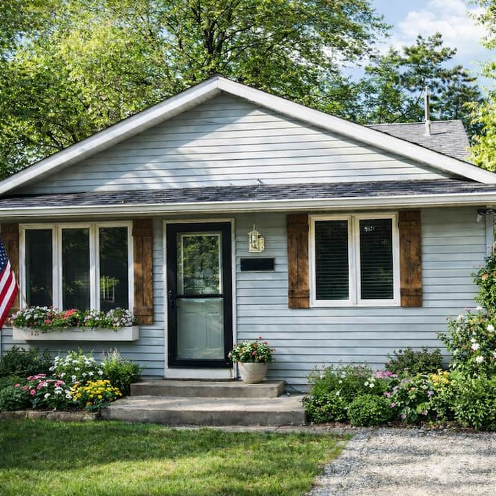 Ski, Ice Fishing, Thrift Shop & Relax | King Bed - Antioch, IL