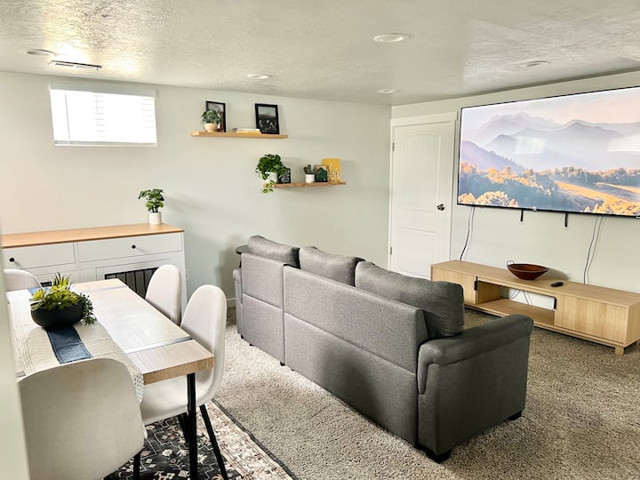Clean Easy Access Family Stay -75” Smart Tv & Xbox - Spring Lake, Payson