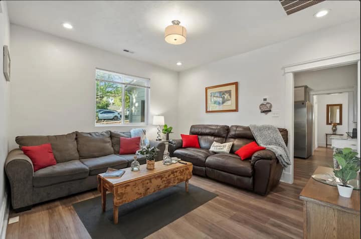 Enchanting Ogden Cottage (N) - Ogden, UT