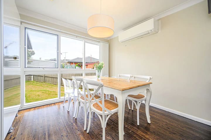 Sydney Moorebank 4 Bed House, Close Liverpool - Auburn