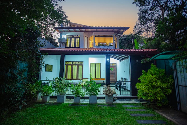 Villa Petria - Cozy Home In Galle City - Sri Lanka