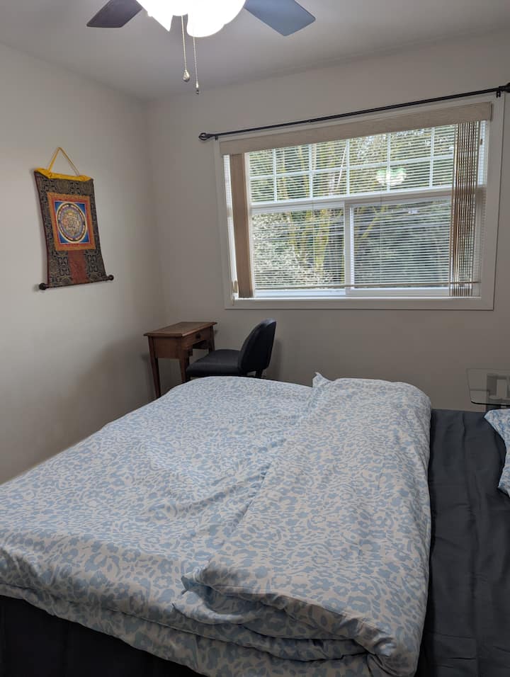 Cozy 2 Bedroom Retreat - Abbotsford