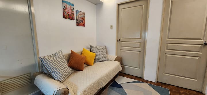 Happy Nest Qc 2br Condo Near Up Diliman - San Mateo