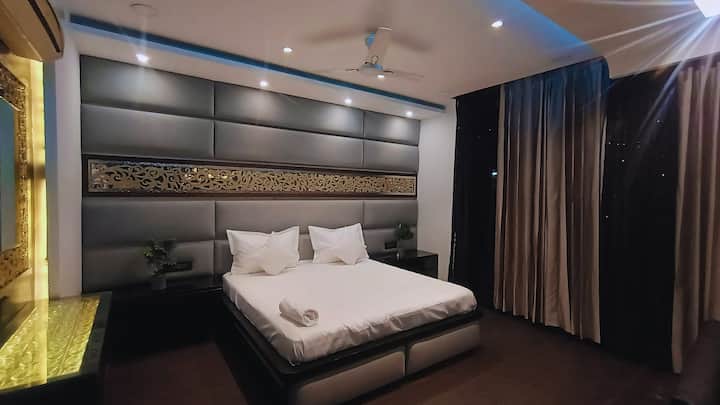 Royal Suites Luxury 5bhk - New Delhi