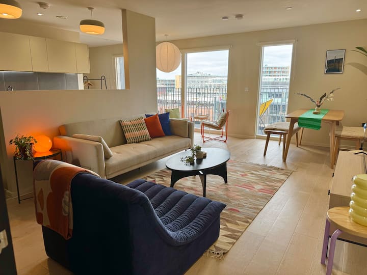 Modern Flat With Balcony, Skyline View And Parking - Manchester