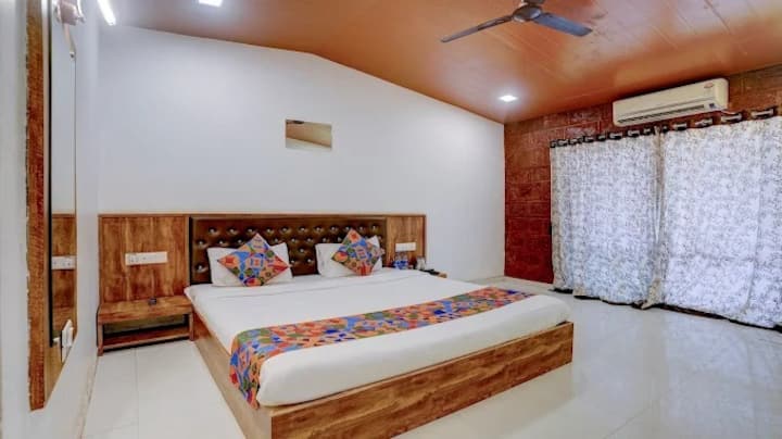 Crystal Resort Room 8 - Mahabaleshwar