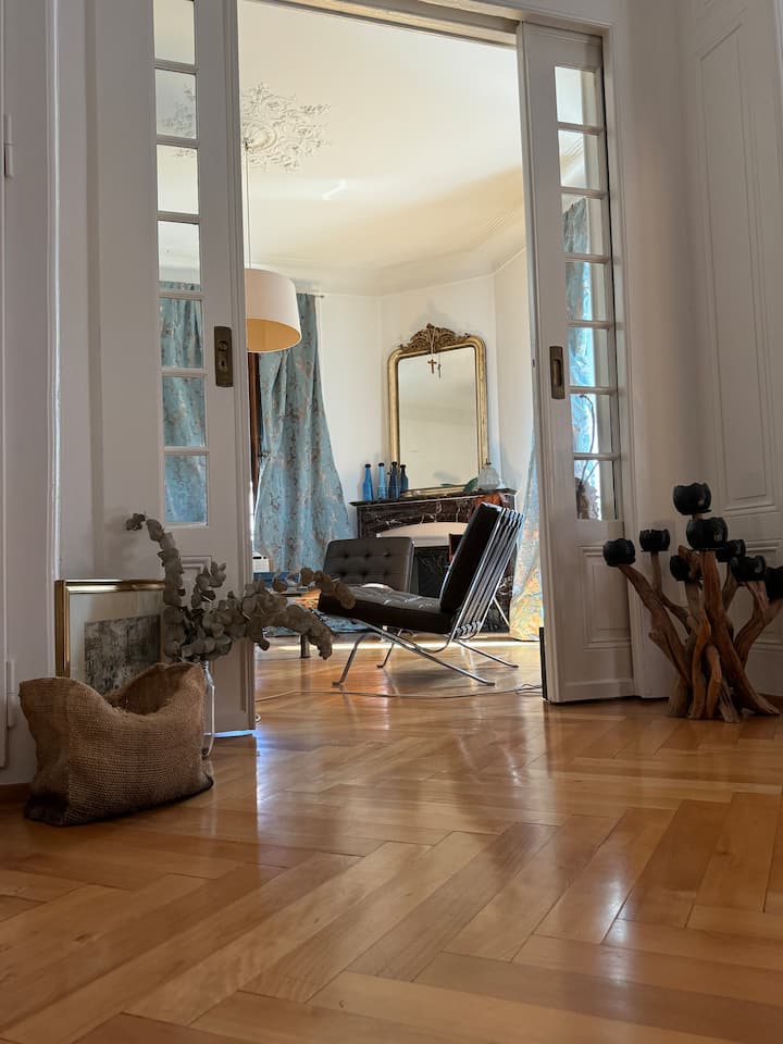 Central Apartment With Balcony - Genf