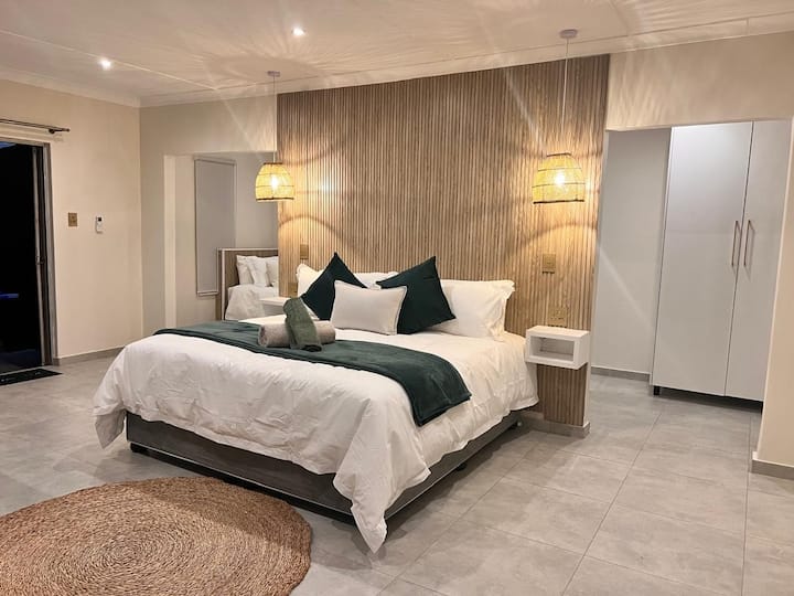 Seasons Inn
Spring Room - Bloemfontein