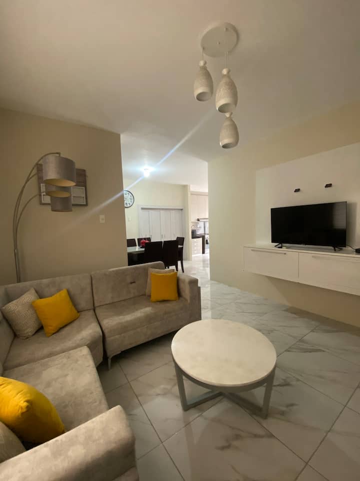 Cómodo Y Moderno Apartamento Planta Baja - Machala
