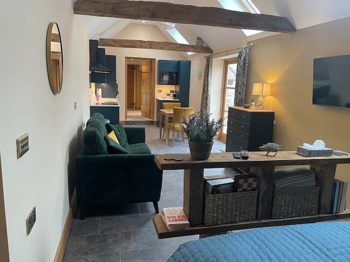 The Barn, Twyning Welcomes You. - Tewkesbury