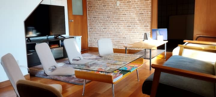 150坪の広大な敷地｜一棟貸し・静かで大きなゆったりした家｜駅徒歩7分・wi‑fi駐車場完備 - 枚方市