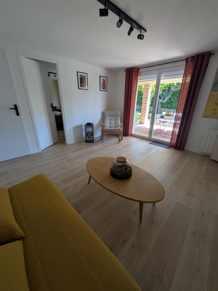 Appartement En Rdc De Maison Avec Jardin Au Calme - Saint-Priest